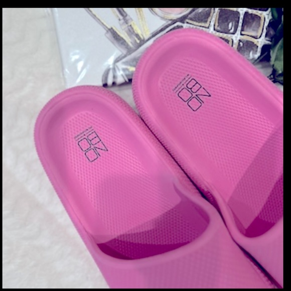 No Boundaries | Shoes | New No Boundaries Flip Flops Slides | Poshmark